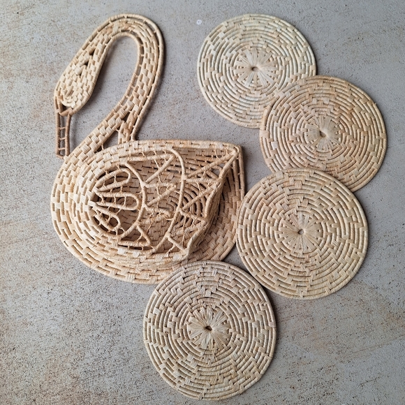Vintage | Dining | Vintage Wicker Swan Trivet Holder With 4 Trivets ...